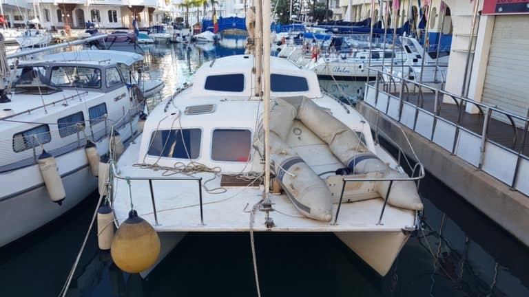 How to Rent Liveaboard Boats: Tips and Rules! - Catamaran Freedom