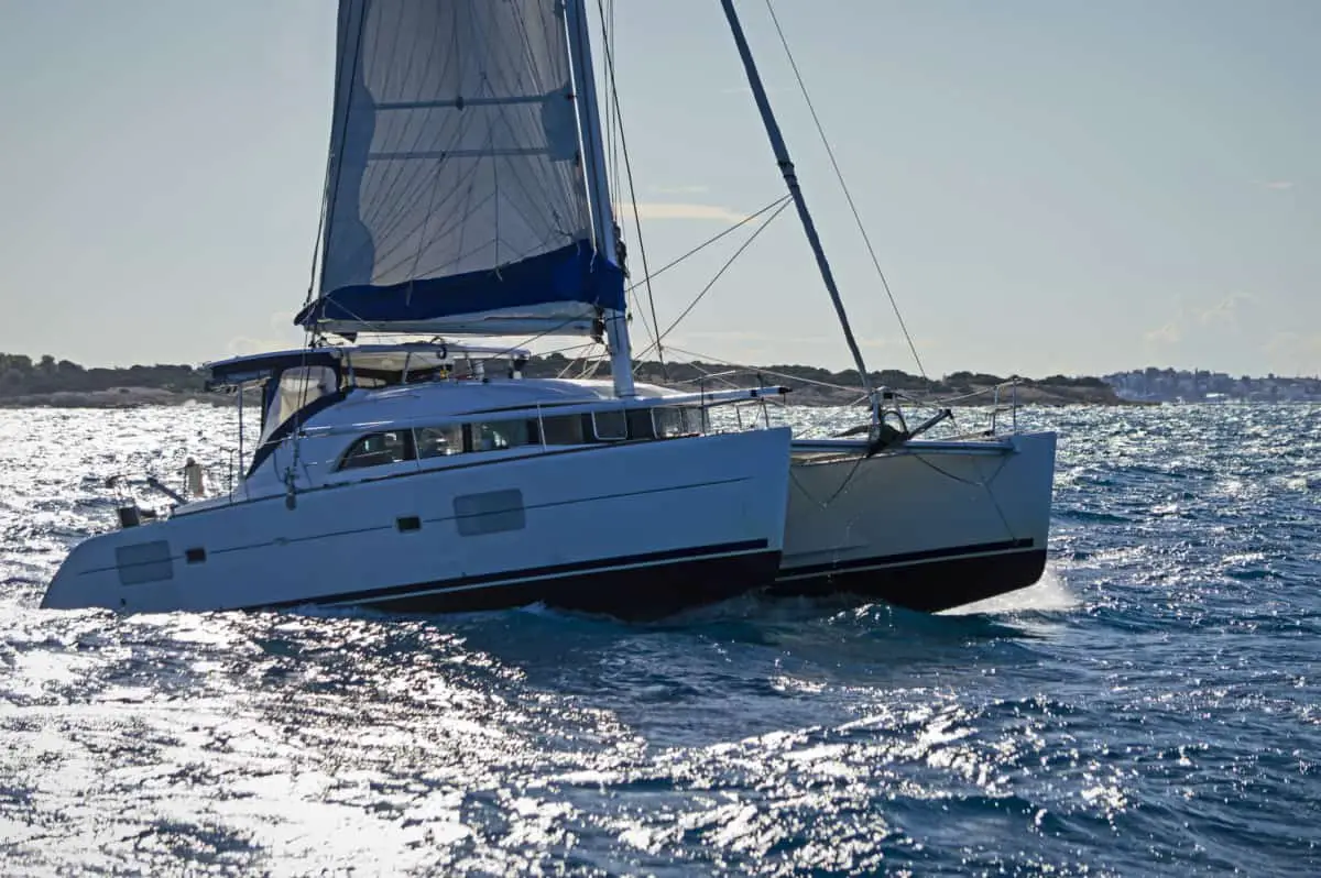 6 Best Trailerable Trimarans For Bluewater and Coastal Sailing ...