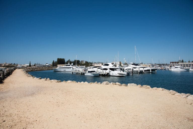 How To Live on a Boat in WA 2023: Rules and Liveaboard Marinas ...
